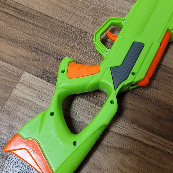 Hasbro | Toys | Buzz Bee Air Carnivore Hunter Dart Blaster Green Bolt ...